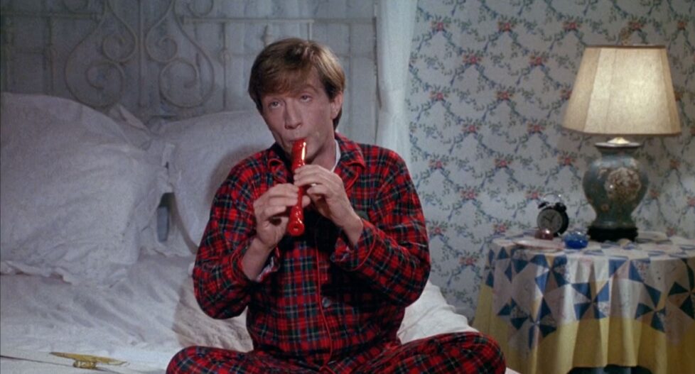 CLIFFORD (1994) • Frame Rated