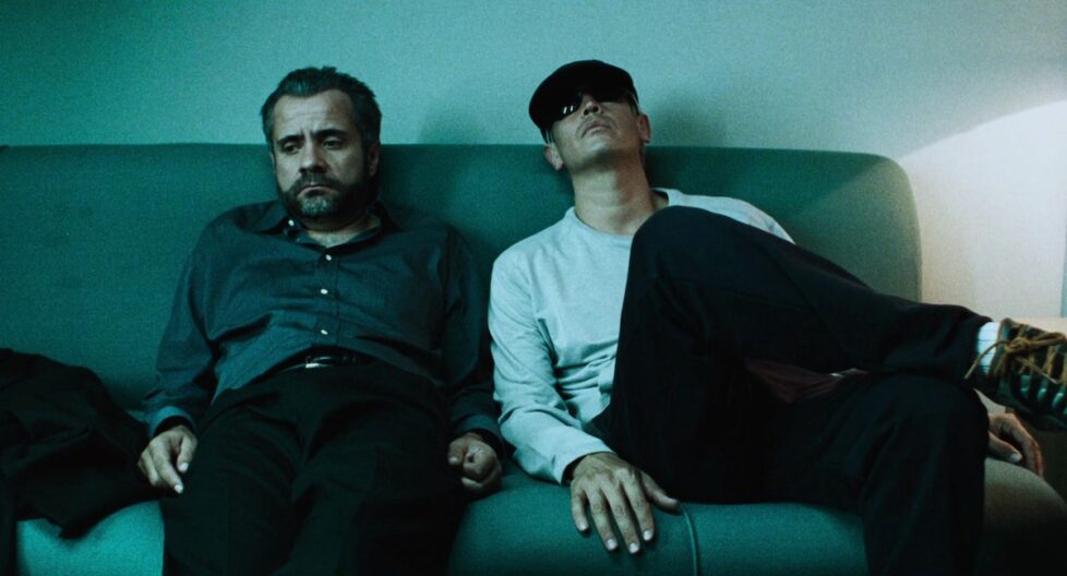 AMORES PERROS (2000) • Frame Rated